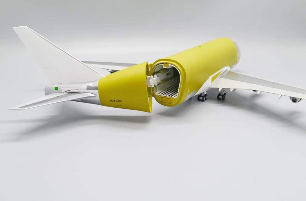 JC Wings 1:200 Boeing Aircraft Company Boeing B747-400LCF 'Dreamlifter ...