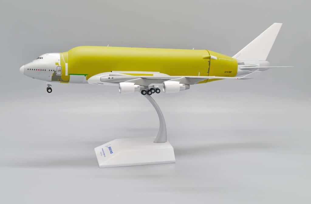JC Wings 1:200 Boeing Aircraft Company Boeing B747-400LCF 'Dreamlifter ...