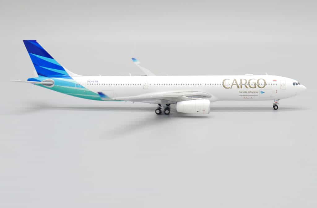JC Wings 1:400 Garuda Indonesia Airbus A330-300 Preighter PK-GPA (LH4248)