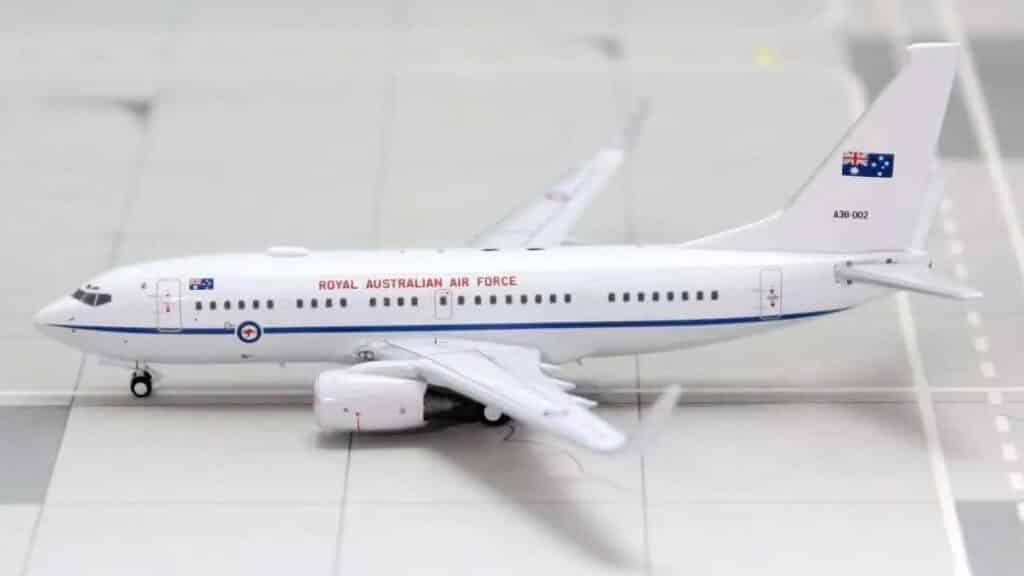 Panda Models 1:400 Royal Australian Air Force (RAAF) Boeing B737-700w ...