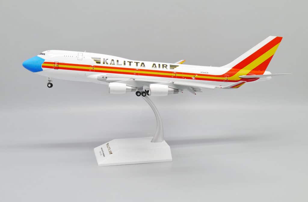 JC Wings 1:200 Kalitta Air Boeing B747-400(BCF) 'Face Mask - Flaps Down ...