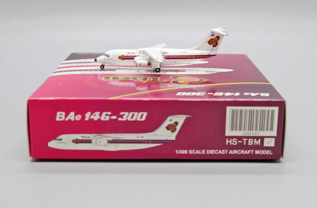 JC Wings 1:400 Thai Airways British Aerospace 146-300 "Watthana Nakhon ...