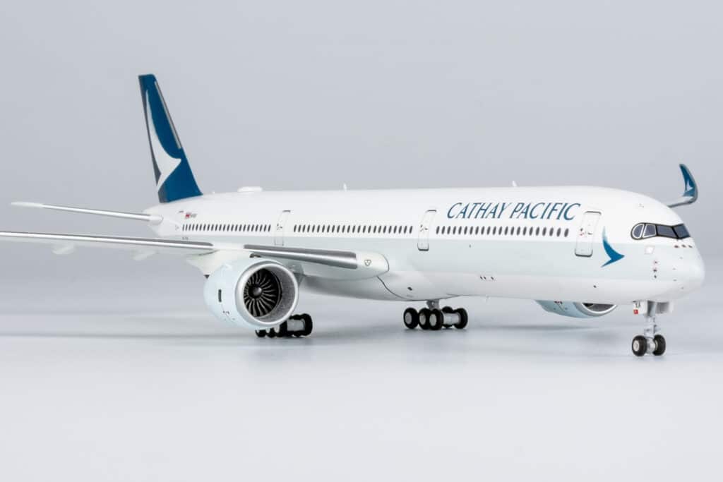 NG Models Ultimate 1:400 Cathay Pacific Airbus A350-1000 XWB B-LXA (NG57007)