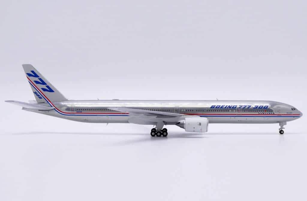 JC Wings 1:400 Boeing Aircraft Company Boeing B777-300 "House Colours ...