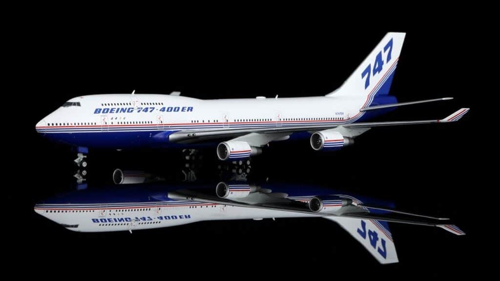 HX Models 1:400 Boeing Aircraft Company Boeing B747-400(ER) "House ...