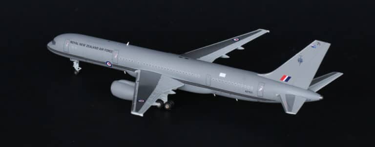 JC Wings 1:200 Royal New Zealand Air Force (RNZAF) Boeing B757-200(C ...